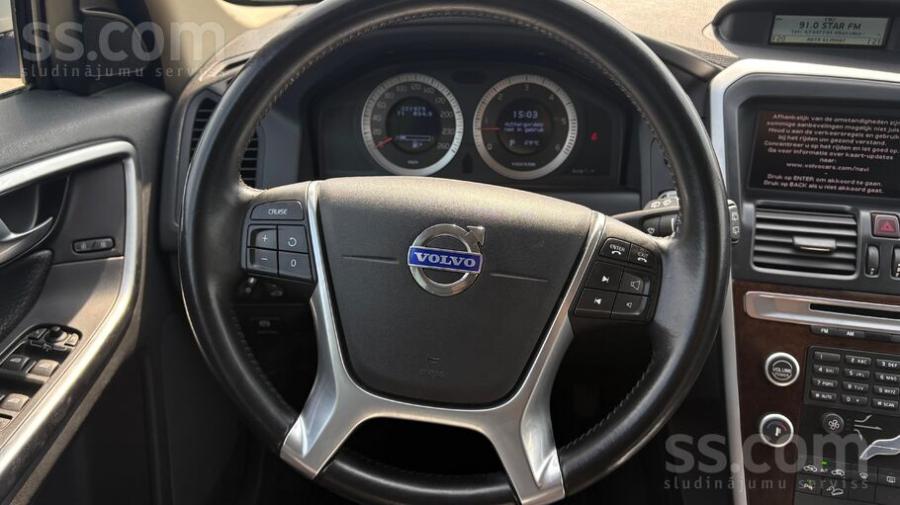 Balts Volvo XC60 2010 Liepāja, ar dzinēja tilpumu 2.40 L un nobraukumu 222 tūkst. km par 7850 €, foto 15 vietnē AUTOMOTO.COM.LV