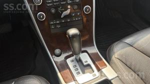 Balts Volvo XC60 2010 Liepāja, ar dzinēja tilpumu 2.40 L un nobraukumu 222 tūkst. km par 7850 €, foto 18 vietnē AUTOMOTO.COM.LV