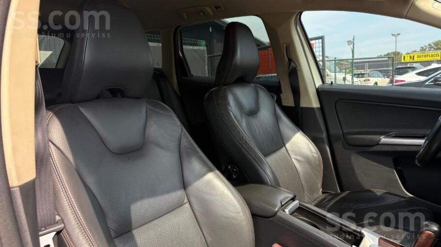 Balts Volvo XC60 2010 Liepāja, ar dzinēja tilpumu 2.40 L un nobraukumu 222 tūkst. km par 7850 €, foto 21 vietnē AUTOMOTO.COM.LV