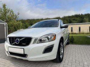 White Volvo XC60 2010 in Vilnius, with an engine capacity of 2.40 L and mileage of 189 thousand km for 8300 €, photo 4 on AUTOMOTO.COM.LV