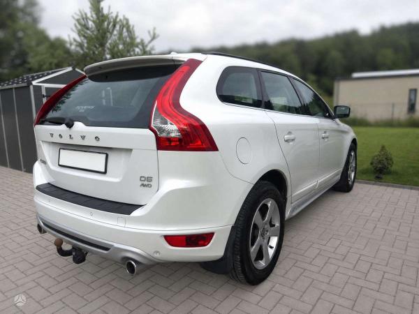 White Volvo XC60 2010 in Vilnius, with an engine capacity of 2.40 L and mileage of 189 thousand km for 8300 €, photo 7 on AUTOMOTO.COM.LV