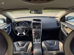 White Volvo XC60 2010 in Vilnius, with an engine capacity of 2.40 L and mileage of 189 thousand km for 8300 €, photo 13 on AUTOMOTO.COM.LV