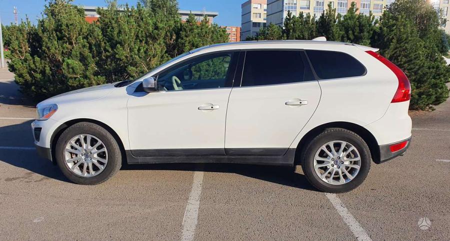 Balts Volvo XC60 2010 Šauļi, ar dzinēja tilpumu 2.95 L un nobraukumu 163 tūkst. km par 8500 €, foto 9 vietnē AUTOMOTO.COM.LV