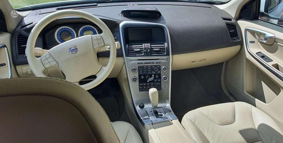 Balts Volvo XC60 2010 Šauļi, ar dzinēja tilpumu 2.95 L un nobraukumu 163 tūkst. km par 8500 €, foto 11 vietnē AUTOMOTO.COM.LV