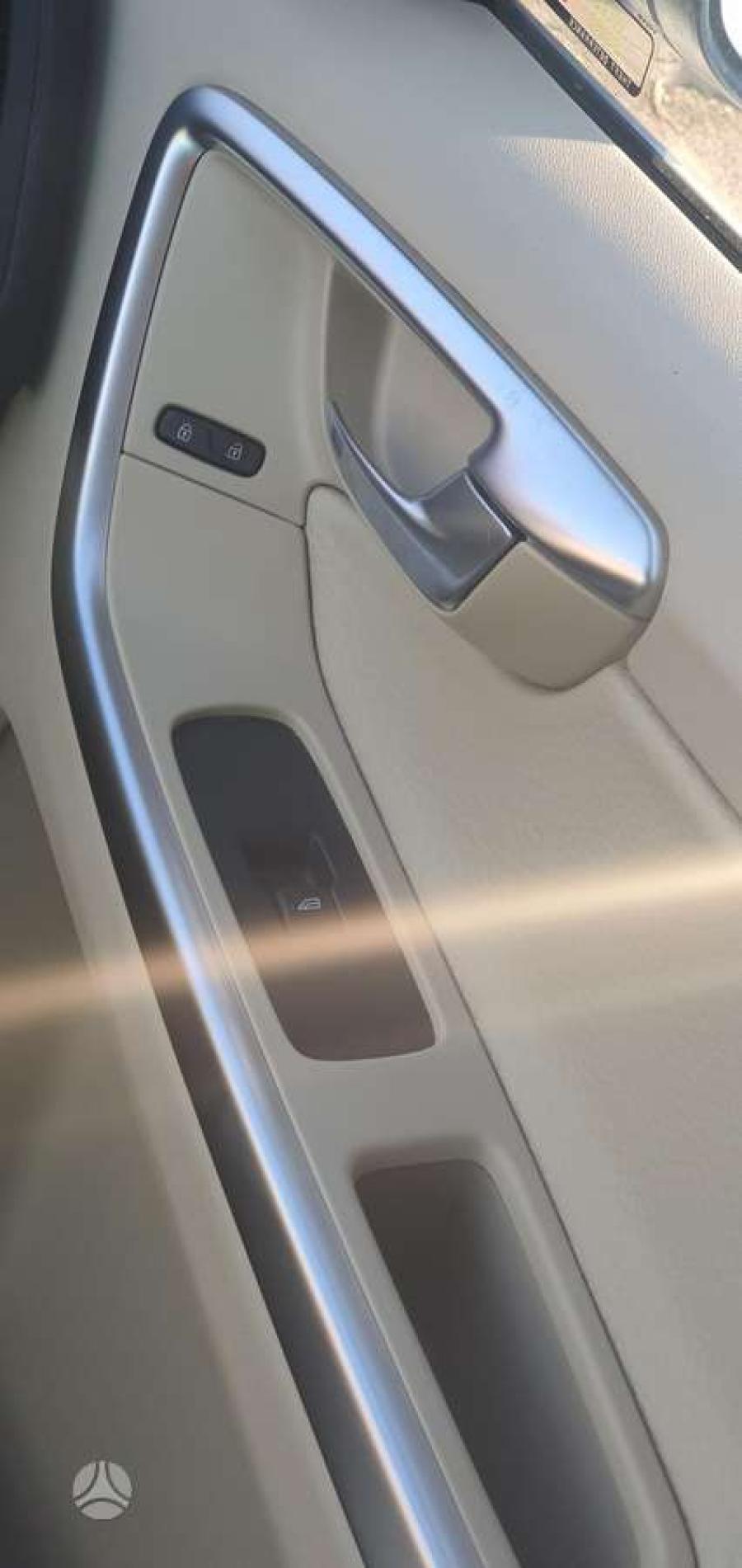Balts Volvo XC60 2010 Šauļi, ar dzinēja tilpumu 2.95 L un nobraukumu 163 tūkst. km par 8500 €, foto 16 vietnē AUTOMOTO.COM.LV