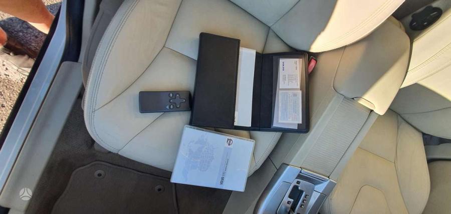 Balts Volvo XC60 2010 Šauļi, ar dzinēja tilpumu 2.95 L un nobraukumu 163 tūkst. km par 8500 €, foto 30 vietnē AUTOMOTO.COM.LV