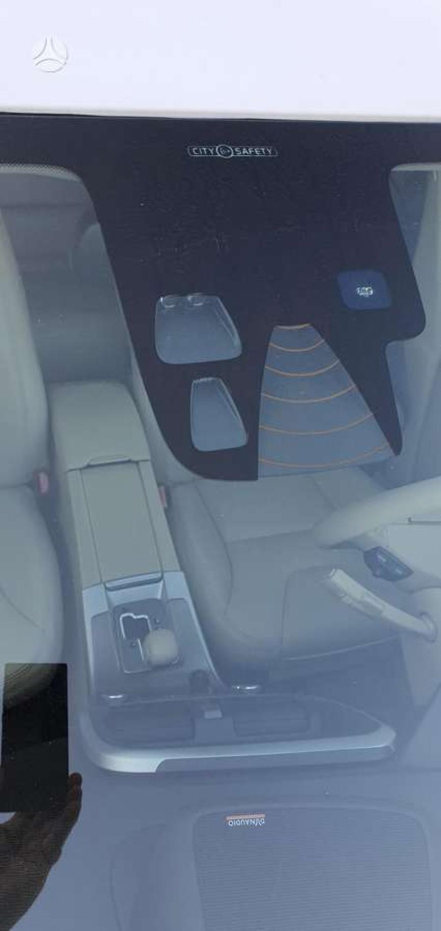 Balts Volvo XC60 2010 Šauļi, ar dzinēja tilpumu 2.95 L un nobraukumu 163 tūkst. km par 8500 €, foto 32 vietnē AUTOMOTO.COM.LV