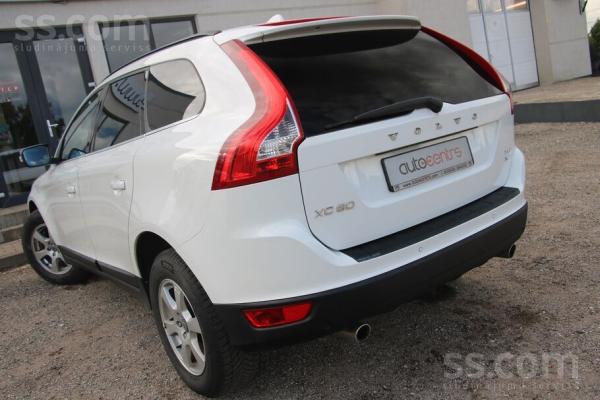 White Volvo XC60 2010 in Tukums, with an engine capacity of 2.40 L and mileage of 288 thousand km for 8999 €, photo 4 on AUTOMOTO.COM.LV