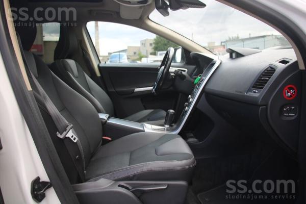 White Volvo XC60 2010 in Tukums, with an engine capacity of 2.40 L and mileage of 288 thousand km for 8999 €, photo 10 on AUTOMOTO.COM.LV