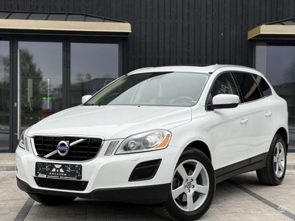 White Volvo XC60 2010 in Siauliai, with an engine capacity of 2.40 L and mileage of 301 thousand km for 10950 €, photo 2 on AUTOMOTO.COM.LV