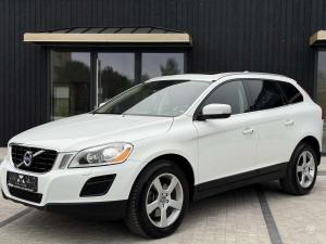 Balts Volvo XC60 2010 Šauļi, ar dzinēja tilpumu 2.40 L un nobraukumu 301 tūkst. km par 10950 €, foto 5 vietnē AUTOMOTO.COM.LV