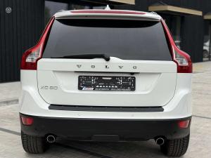 Balts Volvo XC60 2010 Šauļi, ar dzinēja tilpumu 2.40 L un nobraukumu 301 tūkst. km par 10950 €, foto 13 vietnē AUTOMOTO.COM.LV