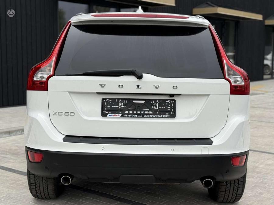 Balts Volvo XC60 2010 Šauļi, ar dzinēja tilpumu 2.40 L un nobraukumu 301 tūkst. km par 10950 €, foto 13 vietnē AUTOMOTO.COM.LV