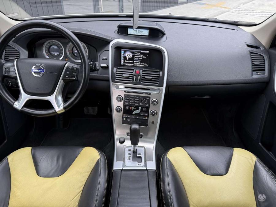 Balts Volvo XC60 2010 Šauļi, ar dzinēja tilpumu 2.40 L un nobraukumu 301 tūkst. km par 10950 €, foto 20 vietnē AUTOMOTO.COM.LV