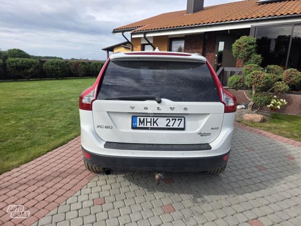 White Volvo XC60 2010 in Kretinga, with an engine capacity of 2.40 L and mileage of 358 thousand km for 4400 €, photo 5 on AUTOMOTO.COM.LV