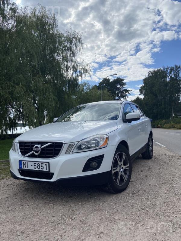 Balts Volvo XC60 2010 Jūrmala, ar dzinēja tilpumu 3.00 L un nobraukumu 271 tūkst. km par 9990 €, foto 1 vietnē AUTOMOTO.COM.LV