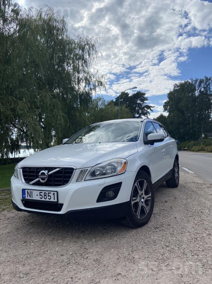 Balts Volvo XC60 2010 Jūrmala, ar dzinēja tilpumu 3.00 L un nobraukumu 271 tūkst. km par 9990 €, foto 1 vietnē AUTOMOTO.COM.LV