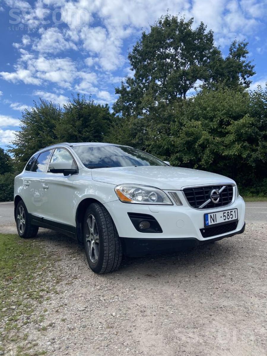 Balts Volvo XC60 2010 Jūrmala, ar dzinēja tilpumu 3.00 L un nobraukumu 271 tūkst. km par 9990 €, foto 3 vietnē AUTOMOTO.COM.LV