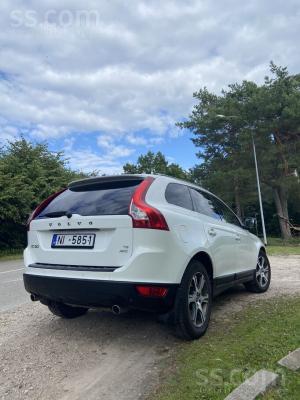 Balts Volvo XC60 2010 Jūrmala, ar dzinēja tilpumu 3.00 L un nobraukumu 271 tūkst. km par 9990 €, foto 4 vietnē AUTOMOTO.COM.LV