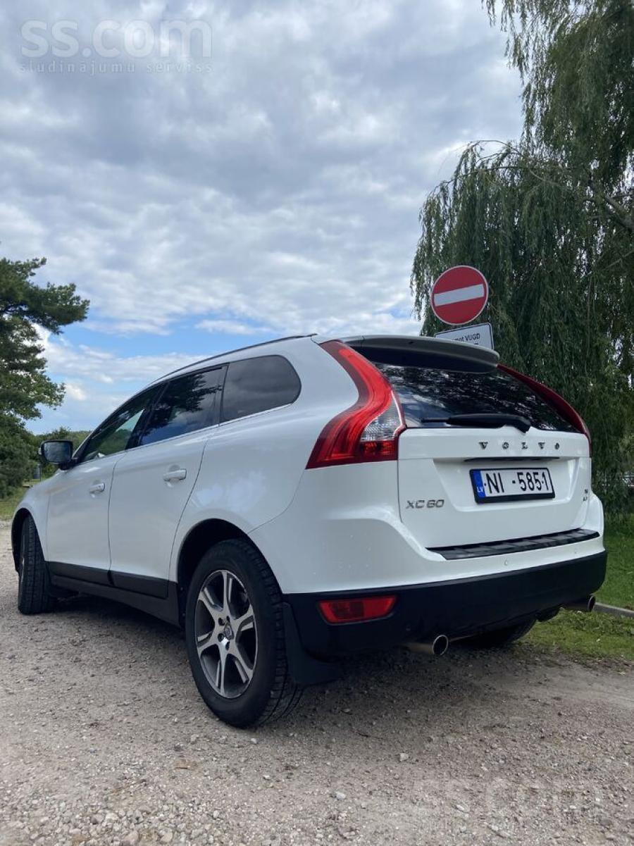 Balts Volvo XC60 2010 Jūrmala, ar dzinēja tilpumu 3.00 L un nobraukumu 271 tūkst. km par 9990 €, foto 5 vietnē AUTOMOTO.COM.LV