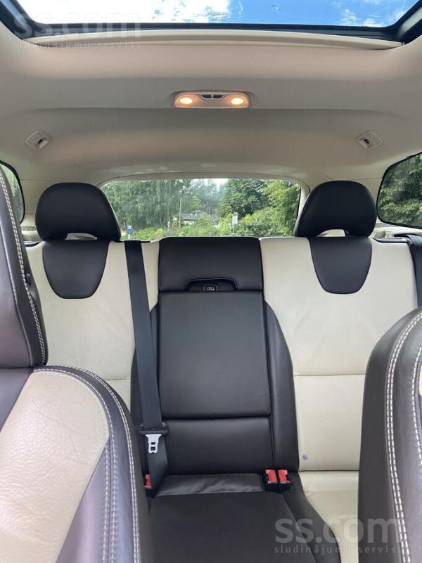 Balts Volvo XC60 2010 Jūrmala, ar dzinēja tilpumu 3.00 L un nobraukumu 271 tūkst. km par 9990 €, foto 8 vietnē AUTOMOTO.COM.LV