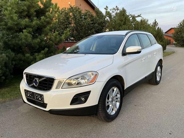 White Volvo XC60 2010 in Siauliai, with an engine capacity of 2.40 L and mileage of 329 thousand km for 6599 €, photo 1 on AUTOMOTO.COM.LV