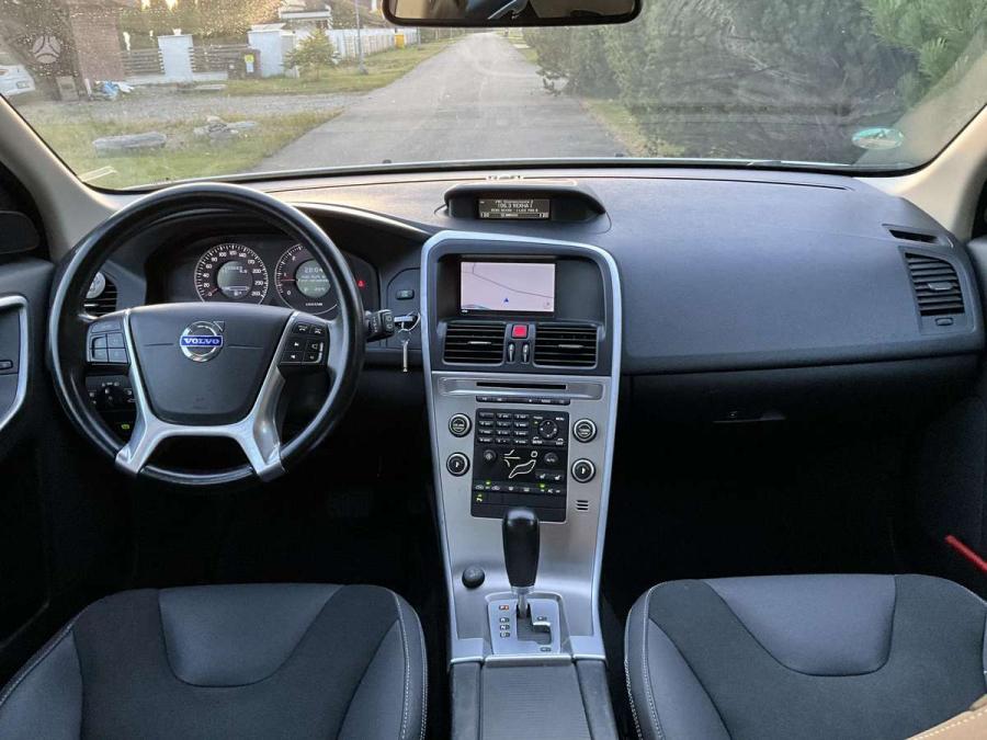 Balts Volvo XC60 2010 Šauļi, ar dzinēja tilpumu 2.40 L un nobraukumu 329 tūkst. km par 6599 €, foto 13 vietnē AUTOMOTO.COM.LV