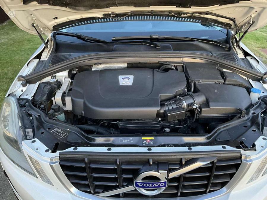 Balts Volvo XC60 2010 Šauļi, ar dzinēja tilpumu 2.40 L un nobraukumu 329 tūkst. km par 6599 €, foto 15 vietnē AUTOMOTO.COM.LV