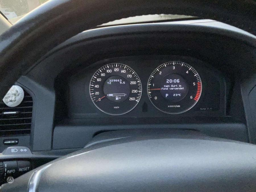 Balts Volvo XC60 2010 Šauļi, ar dzinēja tilpumu 2.40 L un nobraukumu 329 tūkst. km par 6599 €, foto 16 vietnē AUTOMOTO.COM.LV