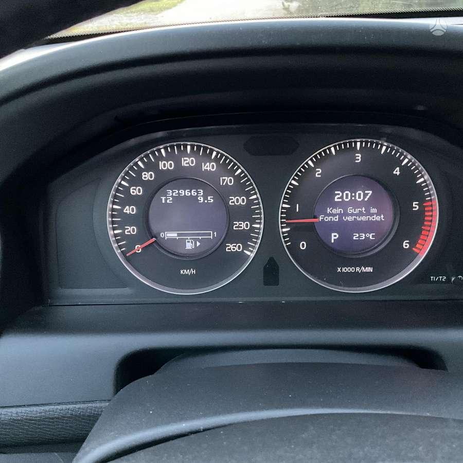 Balts Volvo XC60 2010 Šauļi, ar dzinēja tilpumu 2.40 L un nobraukumu 329 tūkst. km par 6599 €, foto 17 vietnē AUTOMOTO.COM.LV
