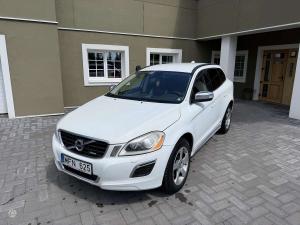 Balts Volvo XC60 2010 Šauļi, ar dzinēja tilpumu 2.40 L un nobraukumu 290 tūkst. km par 8500 €, foto 3 vietnē AUTOMOTO.COM.LV