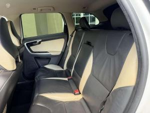 Balts Volvo XC60 2010 Šauļi, ar dzinēja tilpumu 2.40 L un nobraukumu 290 tūkst. km par 8500 €, foto 13 vietnē AUTOMOTO.COM.LV