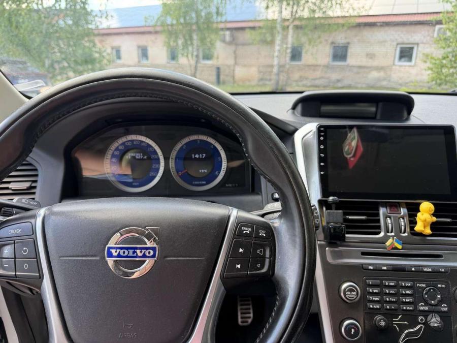 Balts Volvo XC60 2010 Šauļi, ar dzinēja tilpumu 2.40 L un nobraukumu 290 tūkst. km par 8500 €, foto 14 vietnē AUTOMOTO.COM.LV