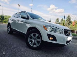 White Volvo XC60 2010 in Vilnius, with an engine capacity of 2.40 L and mileage of 330 thousand km for 5150 €, photo 4 on AUTOMOTO.COM.LV