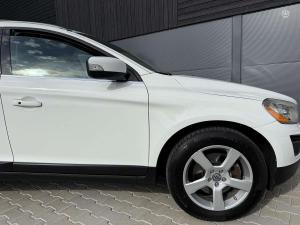 White Volvo XC60 2010 in Siauliai, with an engine capacity of 2.40 L and mileage of 301 thousand km for 10950 €, photo 17 on AUTOMOTO.COM.LV