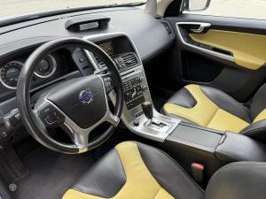 White Volvo XC60 2010 in Siauliai, with an engine capacity of 2.40 L and mileage of 301 thousand km for 10950 €, photo 19 on AUTOMOTO.COM.LV