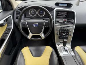 White Volvo XC60 2010 in Siauliai, with an engine capacity of 2.40 L and mileage of 301 thousand km for 10950 €, photo 22 on AUTOMOTO.COM.LV