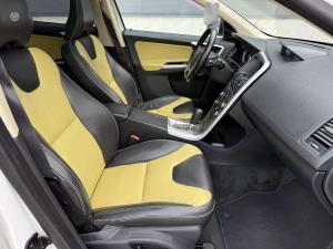 White Volvo XC60 2010 in Siauliai, with an engine capacity of 2.40 L and mileage of 301 thousand km for 10950 €, photo 25 on AUTOMOTO.COM.LV