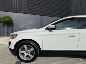 Balts Volvo XC60 2010 Šauļi, ar dzinēja tilpumu 2.40 L un nobraukumu 301 tūkst. km par 10950 €, foto 14 vietnē AUTOMOTO.COM.LV