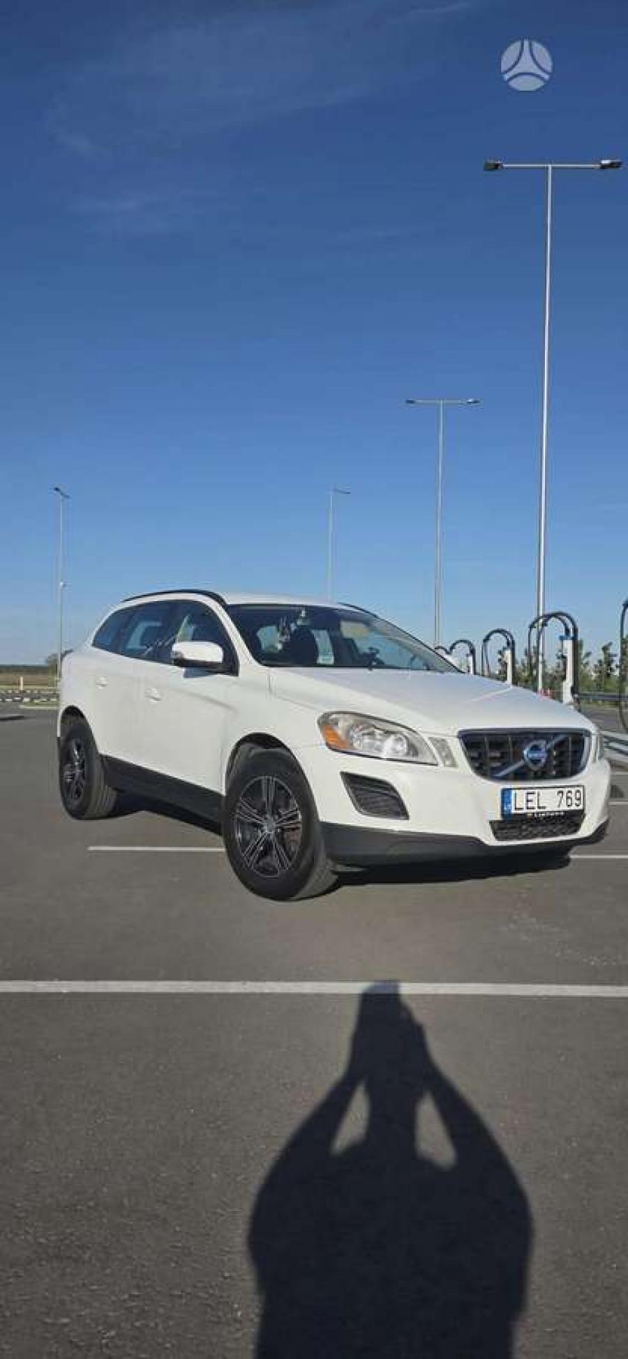 Balts Volvo XC60 2010 Kauņa, ar dzinēja tilpumu 1.98 L un nobraukumu 289 tūkst. km par 7700 €, foto 4 vietnē AUTOMOTO.COM.LV