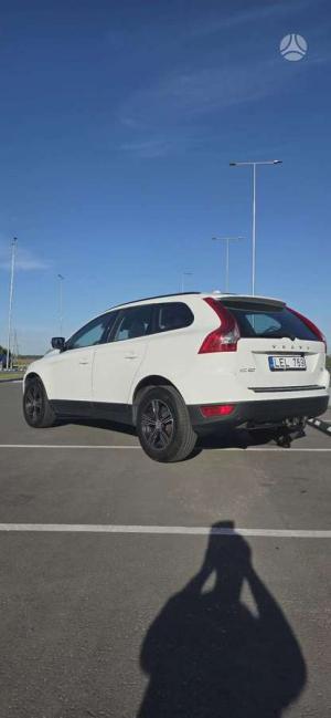 Balts Volvo XC60 2010 Kauņa, ar dzinēja tilpumu 1.98 L un nobraukumu 289 tūkst. km par 7700 €, foto 5 vietnē AUTOMOTO.COM.LV