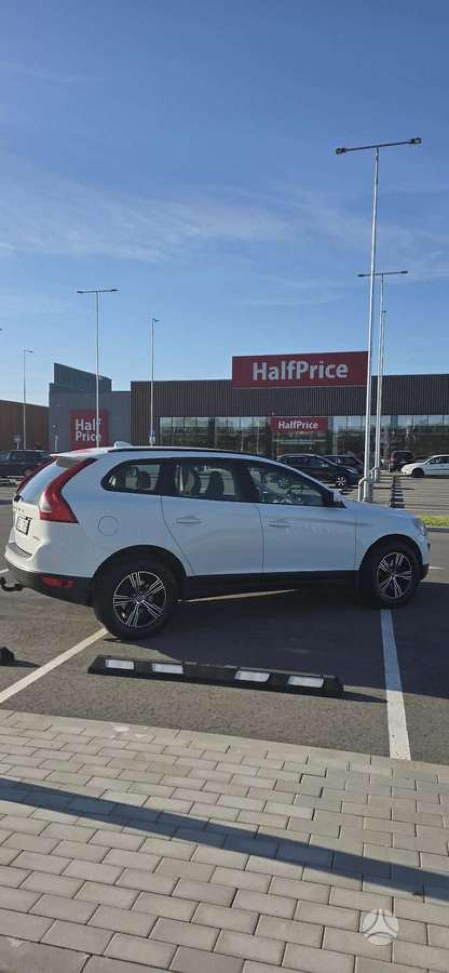 Balts Volvo XC60 2010 Kauņa, ar dzinēja tilpumu 1.98 L un nobraukumu 289 tūkst. km par 7700 €, foto 7 vietnē AUTOMOTO.COM.LV