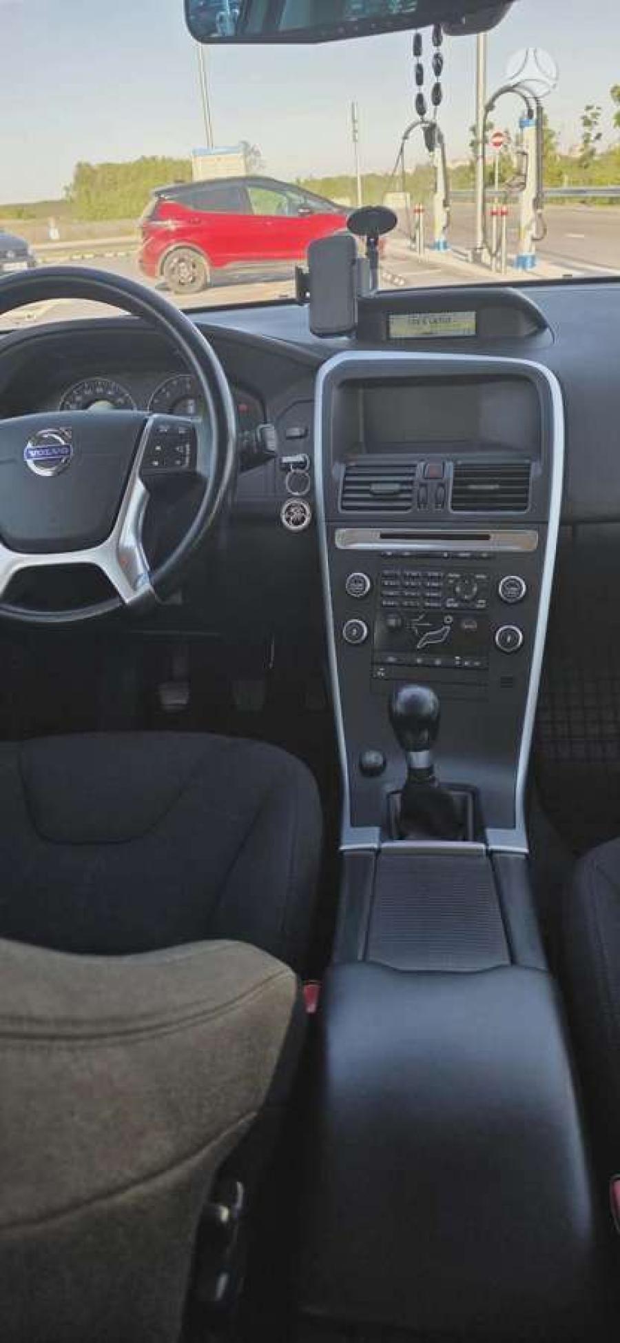 Balts Volvo XC60 2010 Kauņa, ar dzinēja tilpumu 1.98 L un nobraukumu 289 tūkst. km par 7700 €, foto 9 vietnē AUTOMOTO.COM.LV