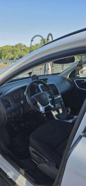 Balts Volvo XC60 2010 Kauņa, ar dzinēja tilpumu 1.98 L un nobraukumu 289 tūkst. km par 7700 €, foto 10 vietnē AUTOMOTO.COM.LV