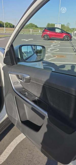 Balts Volvo XC60 2010 Kauņa, ar dzinēja tilpumu 1.98 L un nobraukumu 289 tūkst. km par 7700 €, foto 14 vietnē AUTOMOTO.COM.LV
