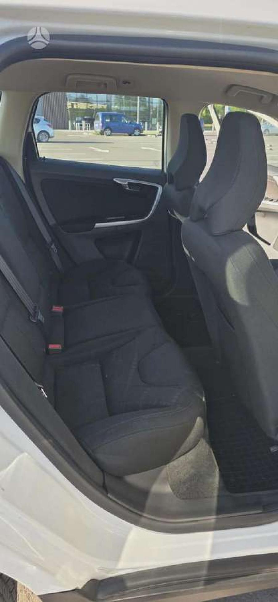 Balts Volvo XC60 2010 Kauņa, ar dzinēja tilpumu 1.98 L un nobraukumu 289 tūkst. km par 7700 €, foto 16 vietnē AUTOMOTO.COM.LV