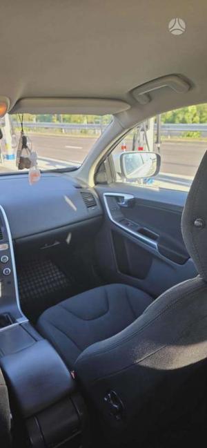 Balts Volvo XC60 2010 Kauņa, ar dzinēja tilpumu 1.98 L un nobraukumu 289 tūkst. km par 7700 €, foto 17 vietnē AUTOMOTO.COM.LV