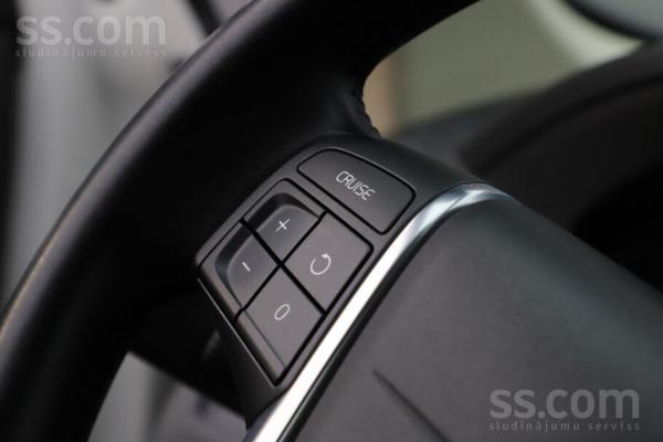 Volvo XC60 2010 Tukums vietnē Balts Volvo XC60 2010 Tukums, ar dzinēja tilpumu 2.00 L un nobraukumu 261 tūkst. km par 5700 €, foto 10 vietnē AUTOMOTO.COM.LV