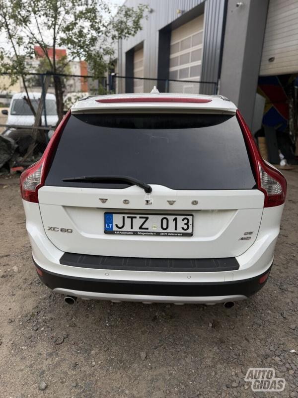 Balts Volvo XC60 2010 Viļņa, ar dzinēja tilpumu 2.40 L un nobraukumu 343 tūkst. km par 6300 €, foto 4 vietnē AUTOMOTO.COM.LV