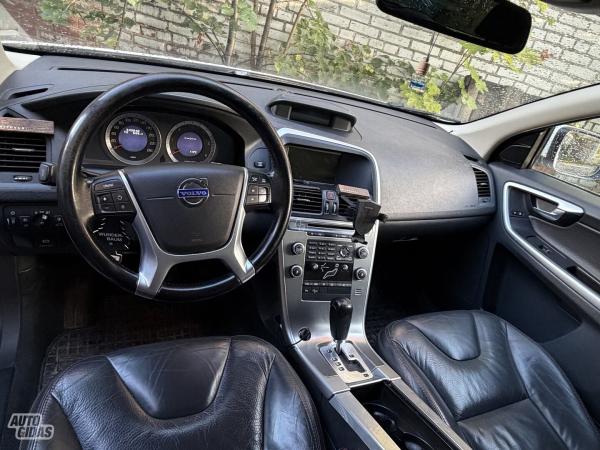Balts Volvo XC60 2010 Viļņa, ar dzinēja tilpumu 2.40 L un nobraukumu 343 tūkst. km par 6300 €, foto 6 vietnē AUTOMOTO.COM.LV